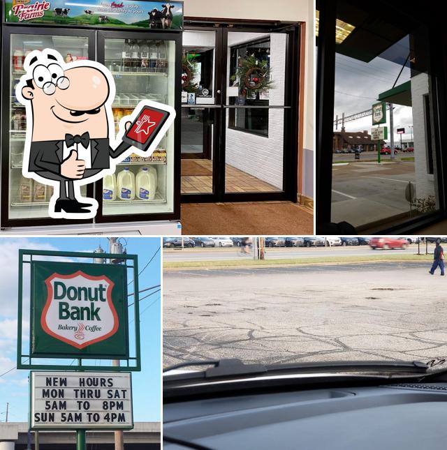 Donut Bank, 5 N Green River Rd in Evansville - Restaurant menu and reviews