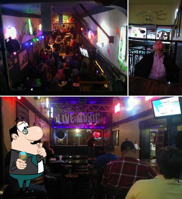 Jerry's Pizza & Pub in Bakersfield - Restaurant menu and reviews
