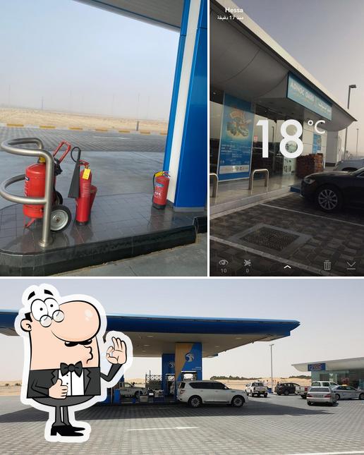 ADNOC Service Station Al Fayadha (660) restaurant, Emiratos Árabes ...