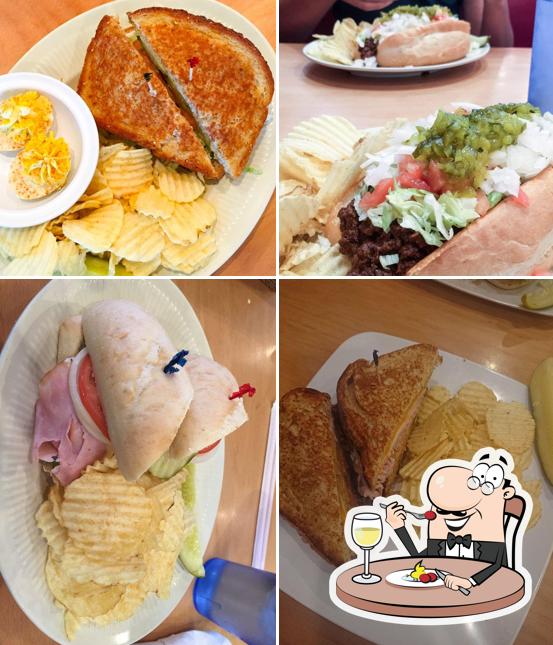 The Mall Deli, Pittsburg - Restaurant menu, prices and reviews