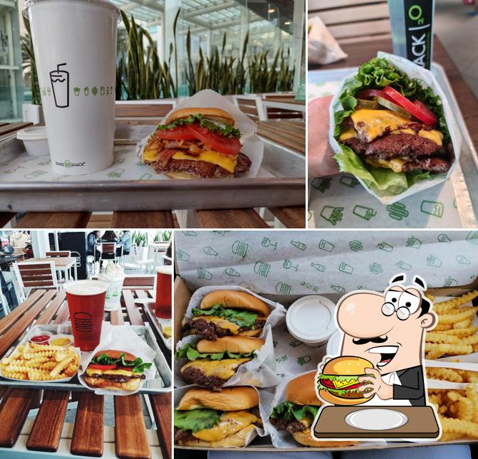 Shake Shack restaurant, Mexico City, Paseo de los Tamarindos #90 Local ...