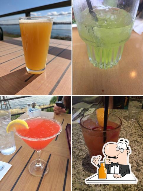 Beaches Restaurant & Bar, 1919 SE Columbia River Dr in Vancouver ...