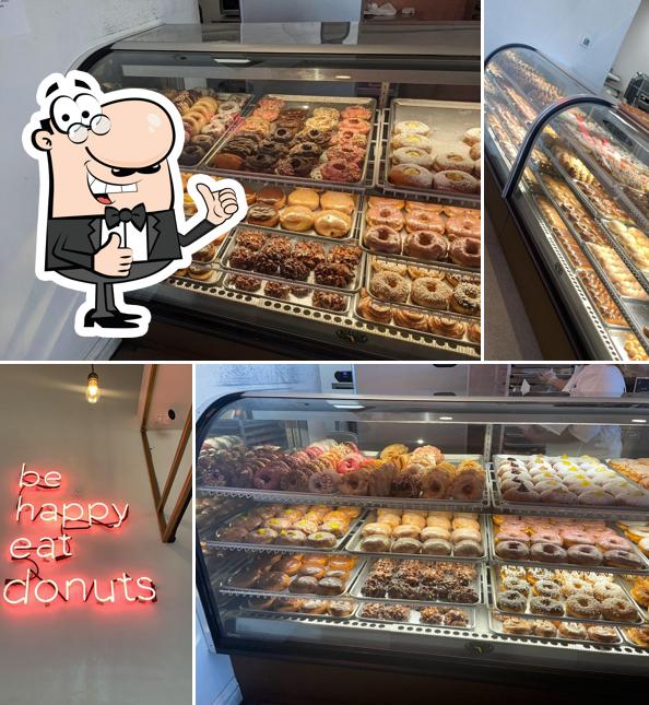 Mazzoa Donuts, 5180 NV-160 #110 in Las Vegas - Restaurant menu and reviews