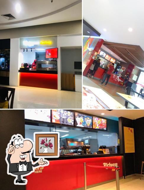 Richeese Factory restaurant, Grogol - Restaurant reviews