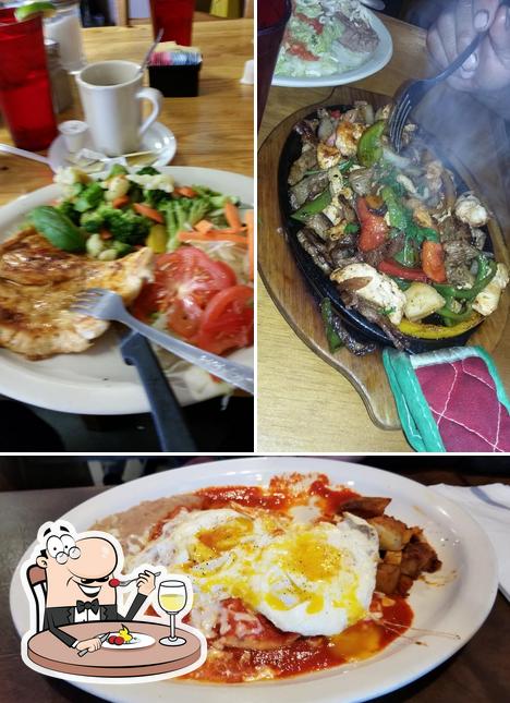 Los Jarrones, 170 Redd Rd in El Paso - Restaurant menu and reviews