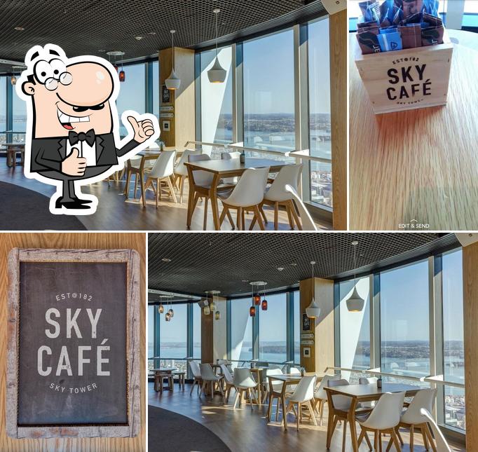 SkyBar, 78 Victoria Street West, Level 50 Sky Tower, Victoria St W in ...