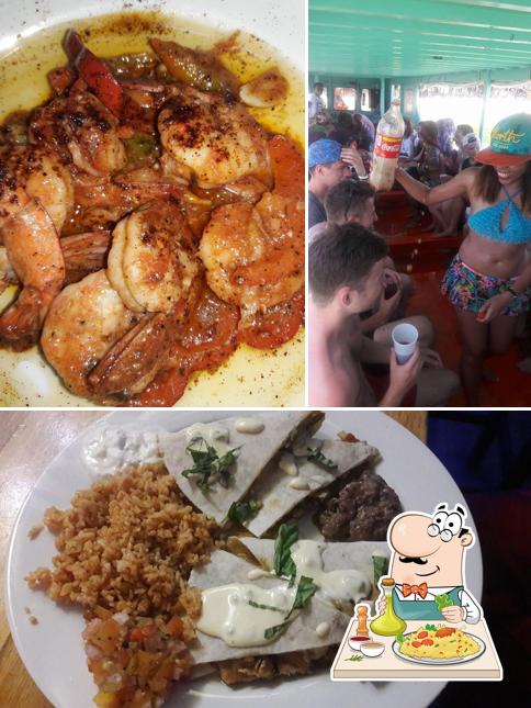 Jeepney Hostel and Kite Resort pub & bar, Malay - Restaurant reviews