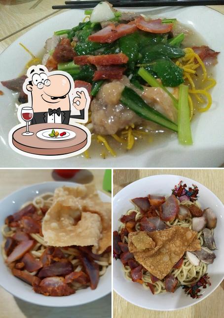 Mie UP CENG restaurant, Surabaya, PTC UG floor E6 37-49 - Restaurant reviews