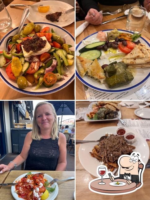 Restaurante Colossus Greek Taverna, Mississauga, 286 Lakeshore Rd E ...