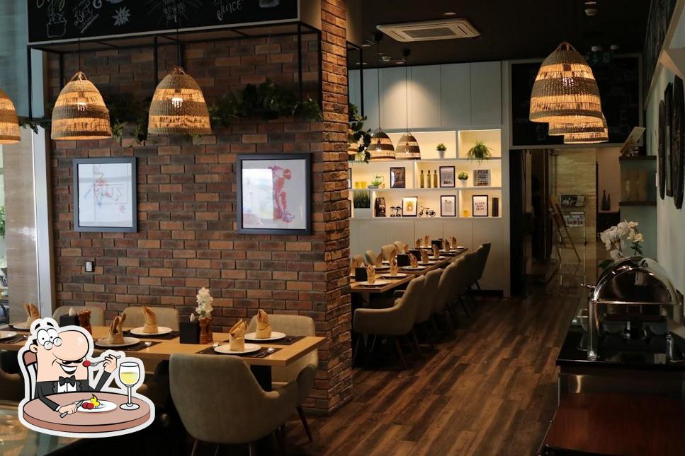 Zuri & Go burger restaurant, Dubai - Restaurant menu and reviews