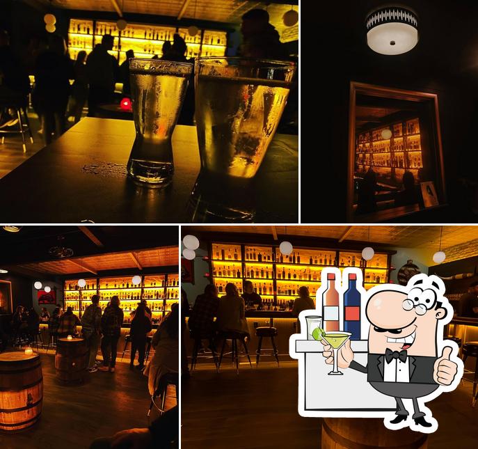 Swan Bar in San Diego - Restaurant reviews
