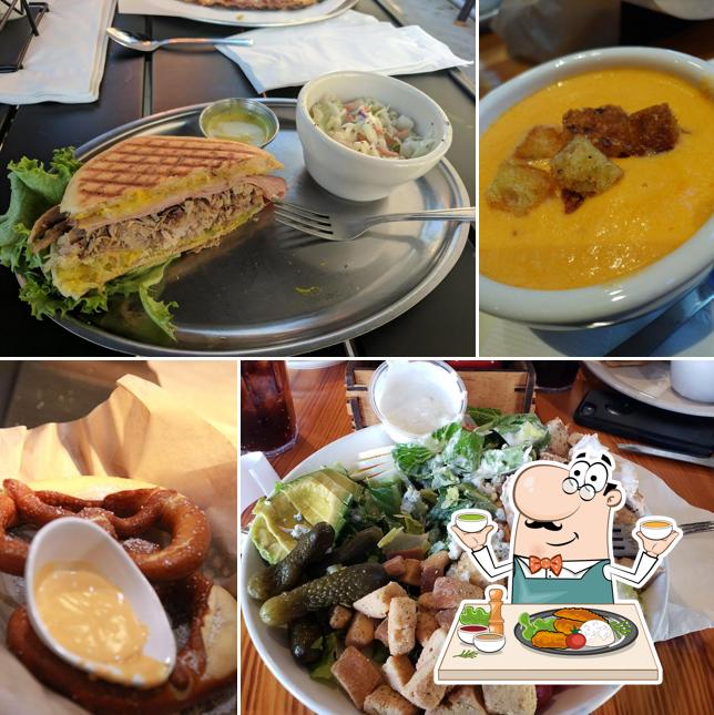 Treehouse Pub & Eatery in Bettendorf - Restaurant menu and reviews