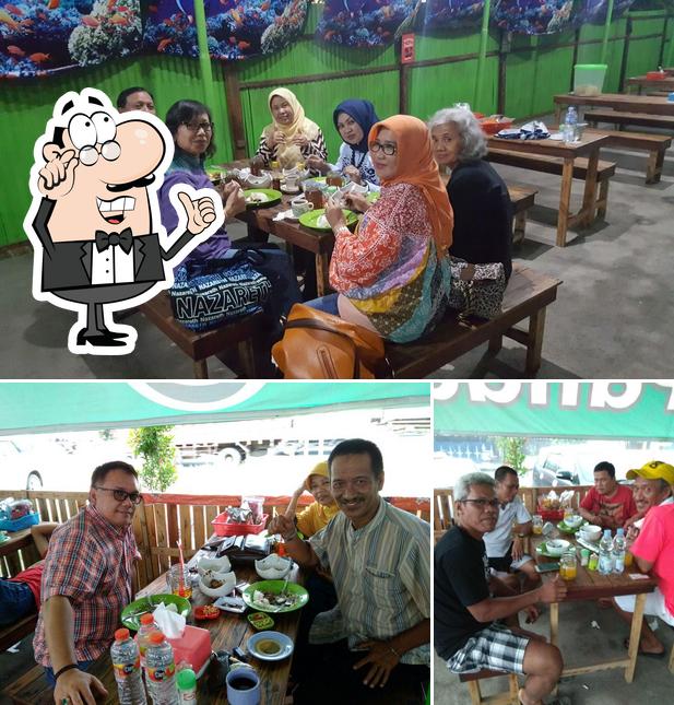 WARJO (Warung iJO) Rest Area Pandaan - RAJA PENYETAN restaurant ...