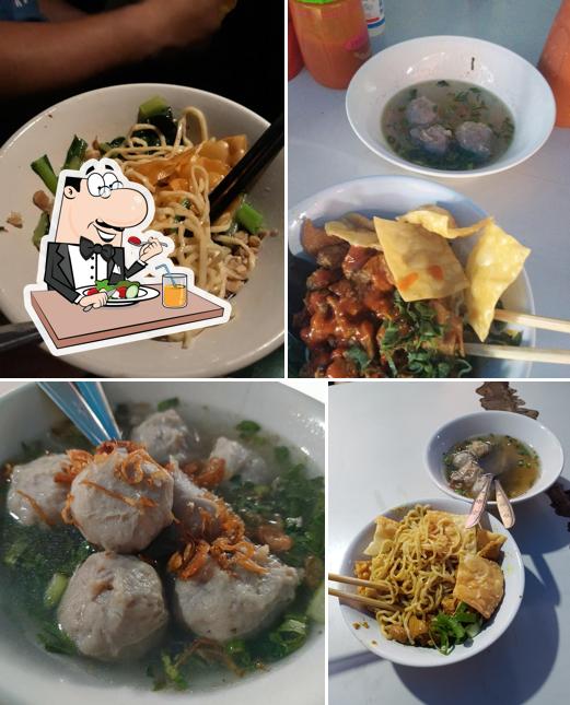 MIE AYAM BASO PENDY KEMANGGISAN restaurant, West Jakarta, Jl. Sakti ...