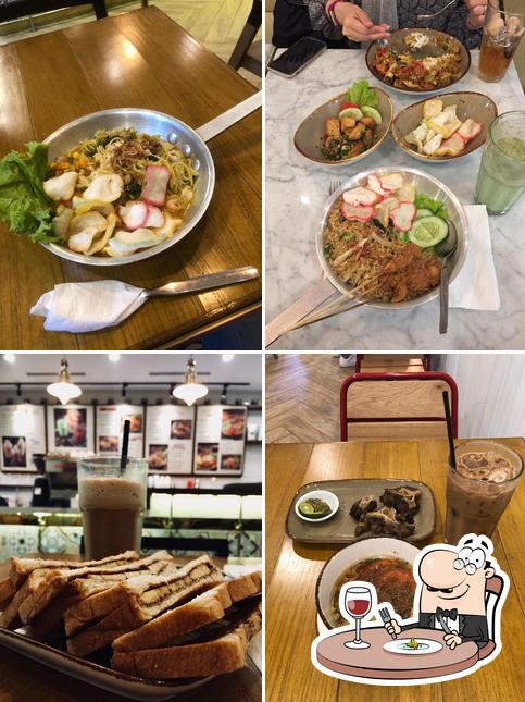 Tana Java Bandara Soekarno Hatta Terminal 2D, Tangerang - Restaurant ...