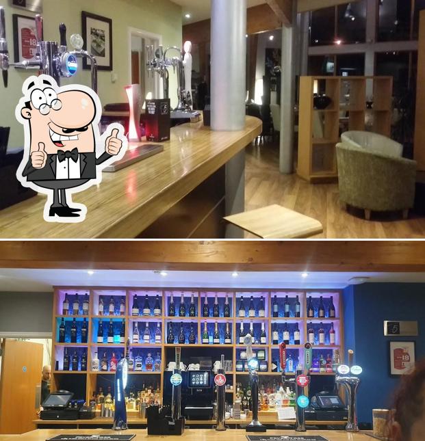 Corner 5 Restaurant in Bedford - Restaurant menu and reviews