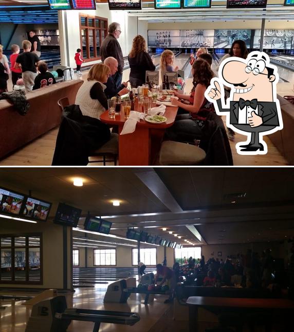 Pinstripes, South Barrington - Restaurant menu, prices and reviews