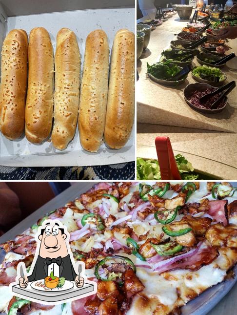 Toppers Pizza Place, Oxnard - Restaurant menu, prices and reviews