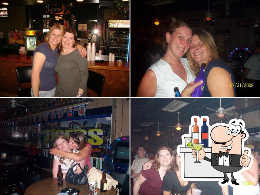 Third Base Sports Bar in Metairie - Restaurant reviews