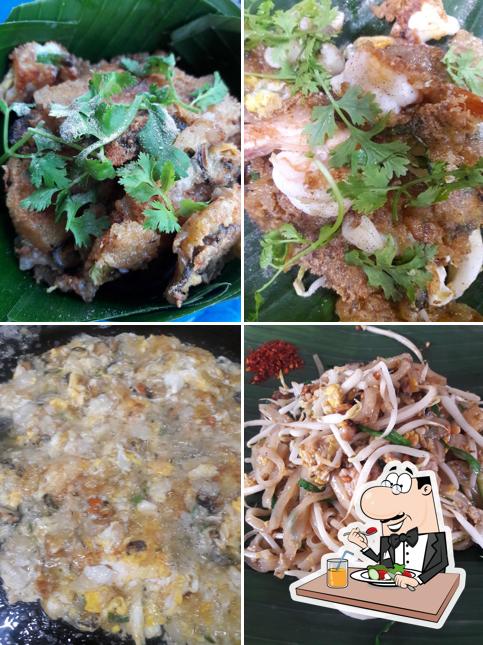 ร้านอาหาร ผัดไทยเจ๊หนิง สีแยกร่องซ้อ มีสาขาเดียว restaurant, Na Chak ...