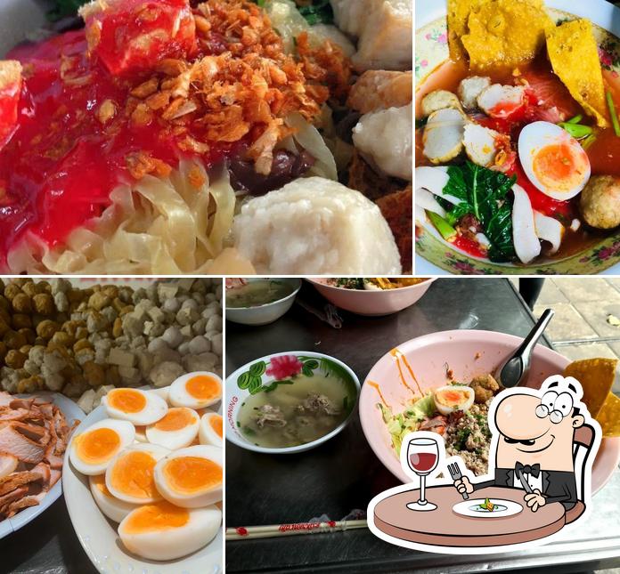 Convent Hakka Noodle, Bangkok - Restaurant menu, prices and reviews