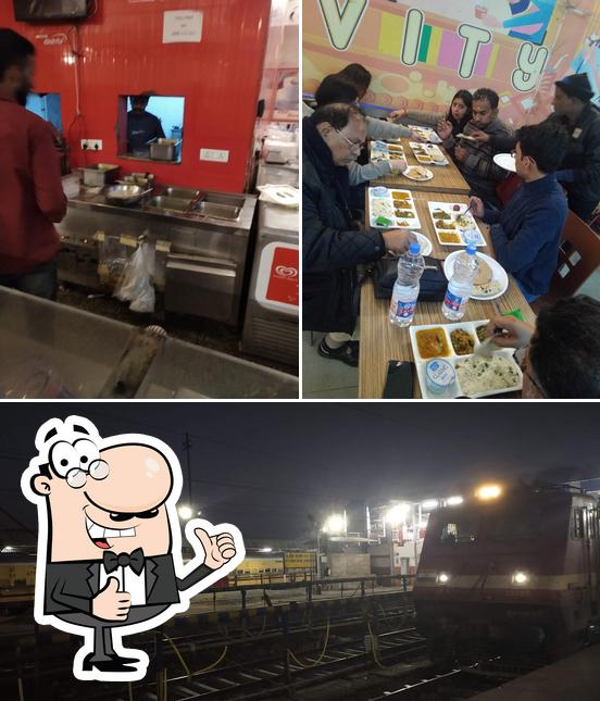 Comesum, Mughalsarai Rly. Settlement - Restaurant menu, prices and reviews