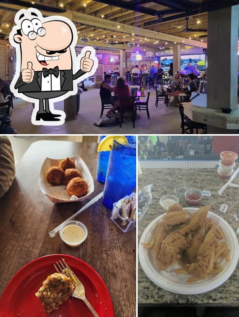 Nauti Beaver Hut, Bolivar Peninsula - Restaurant menu, prices and reviews