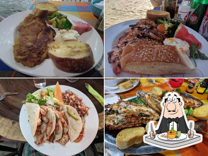 Mariscos El Gordo (on the beach) restaurant, Bucerías, Av Pacífico 11 ...