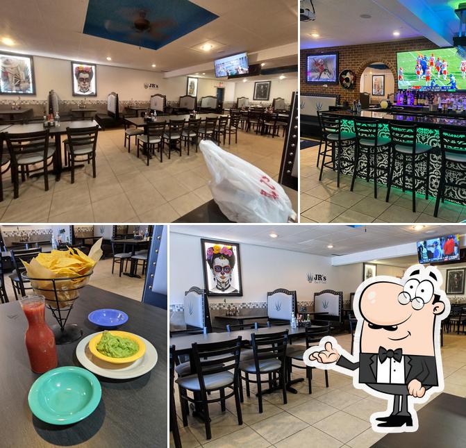 Jr’s bar & grill in Murray - Restaurant reviews