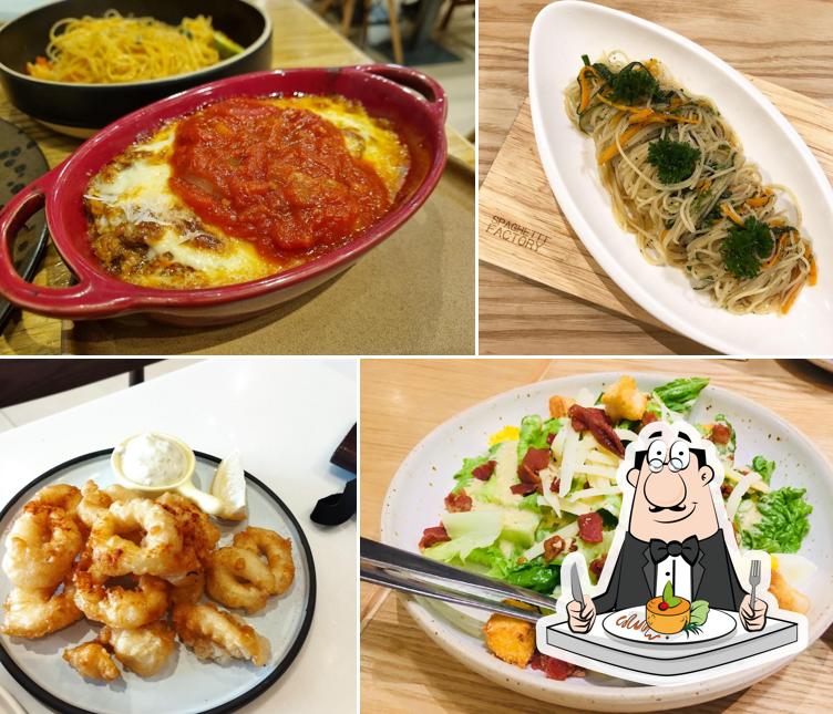 Spaghetti Factory Central World restaurant, Bangkok, 999/9 ศูนย์การค้า ...