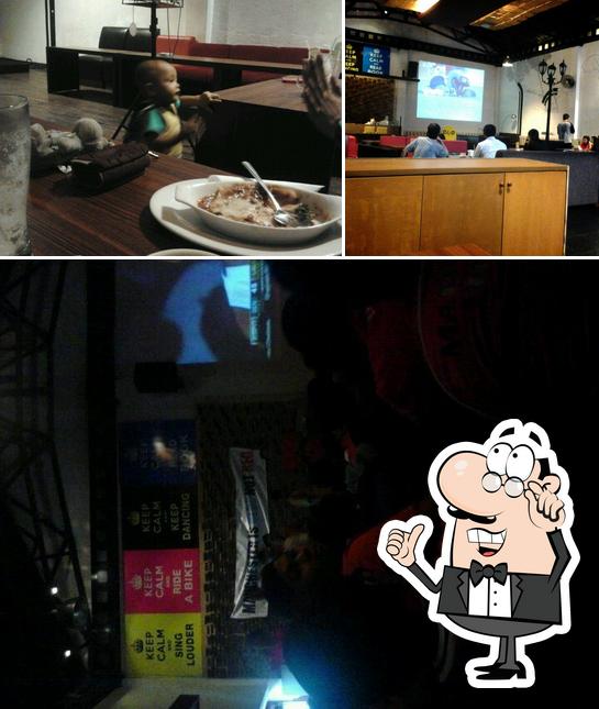 Clio Cafe, Bandung