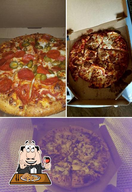 Domino's Pizza, 1285 S Garey Ave in Pomona - Restaurant menu and reviews