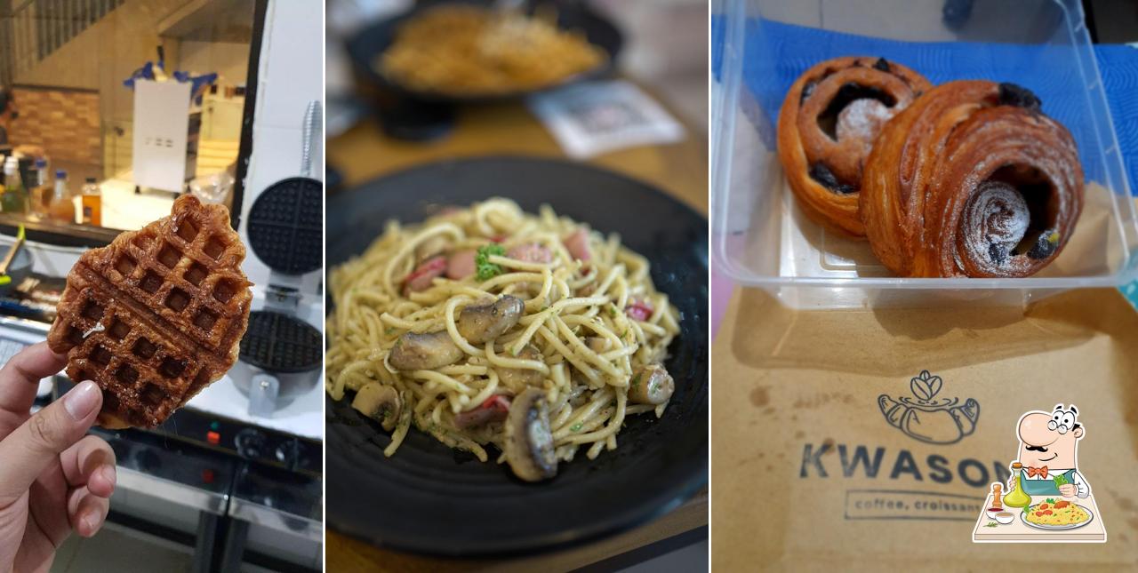 Kwasong Cafe, Surabaya - Restaurant reviews