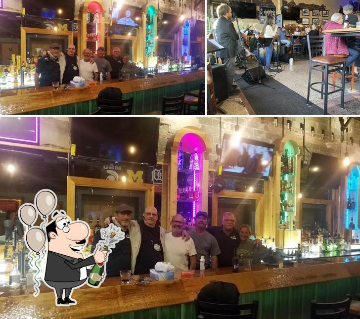 Turnaround Bar, Detroit - Restaurant menu, prices and reviews