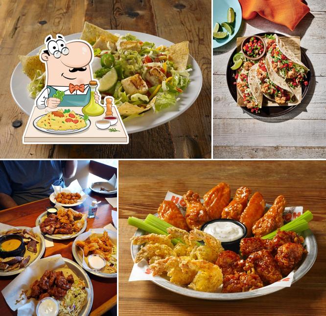 Hooters, 6426 E 82nd St in Indianapolis - Restaurant menu and reviews