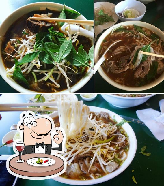 Nations in Toronto - Restaurant reviews