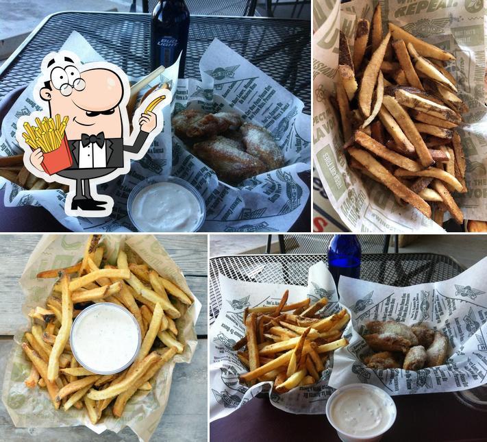 Wingstop, 1830 S Mason Rd Ste 140 in Houston - Restaurant menu and reviews