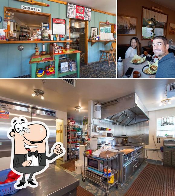 Yellow Jacket Eatery, Trinity Center - Restaurant menu, prices and reviews