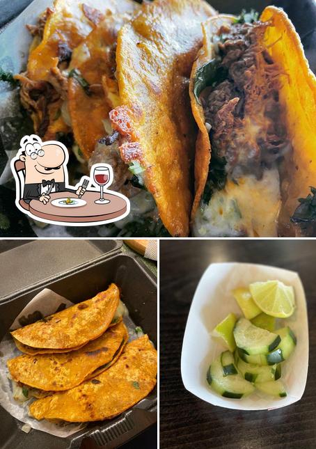 UNOS TACOS Y BIRRIA, Mesa - Menú del restaurante, precios y reseñas