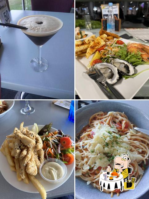 Caloundra Power Boat Club in Golden Beach - Restaurant menu and reviews