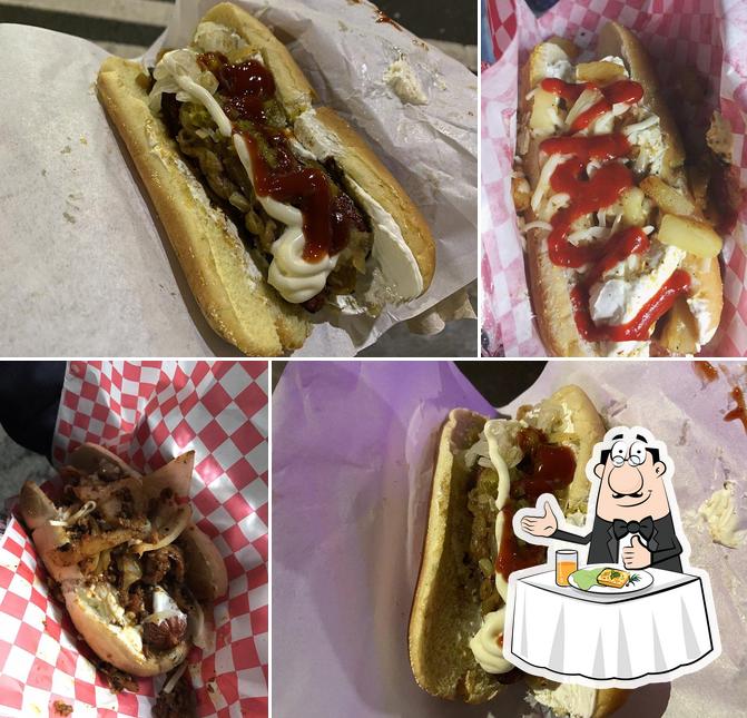 Hot Dog Stand In Front of Neighbors in Seattle - Restaurant reviews
