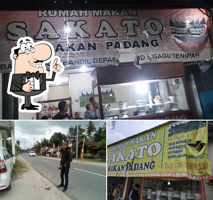 Rumah Makan Padang Sakato restaurant, Sanipah, 24CX+4J4 - Restaurant ...