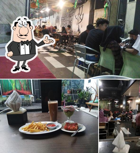 Teras Cafe Tuasan Food Court, Medan - Restaurant reviews