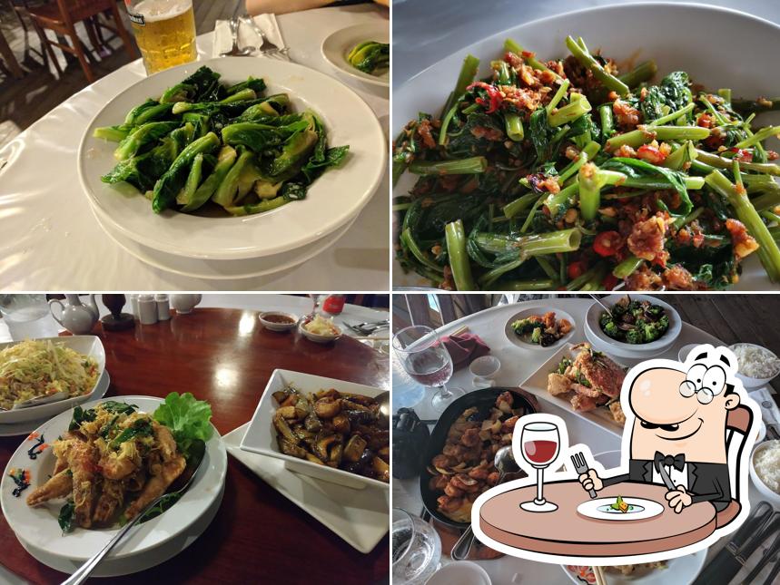 Kelong Seafood Restaurant Nirwana Gardens, Sebong Lagoi - Restaurant ...