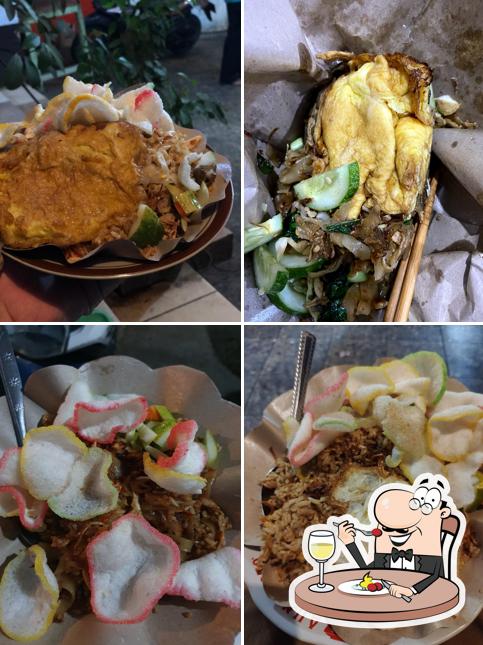 Nasi Goreng Pak Haji Mus, West Jakarta - Restaurant menu, prices and ...