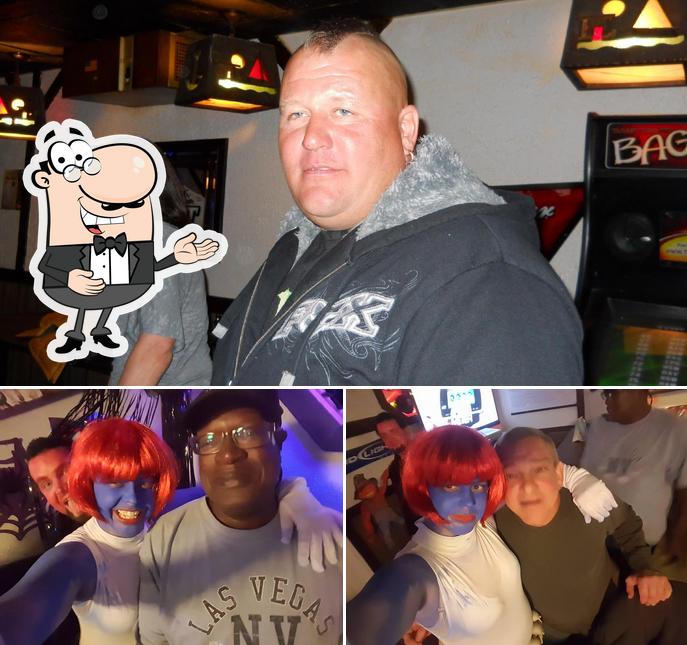 Smith's Liquor Shop & Bar in Keyport - Restaurant reviews