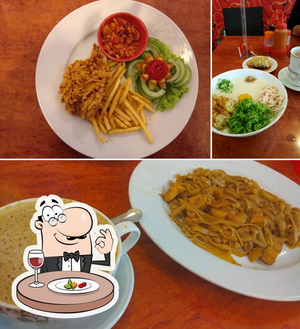 Benz Bakery & Cafe, Makassar - Restaurant reviews