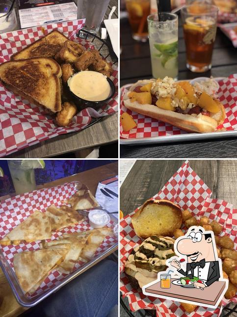 Peach Pit Bar + Grill in Locust Grove - Restaurant reviews