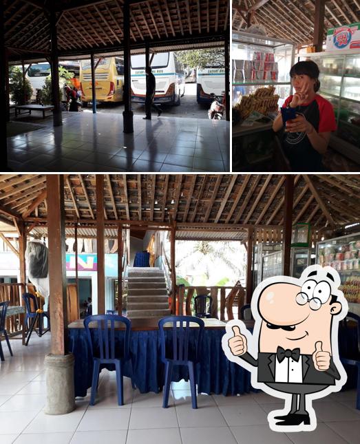 Restaurante Pondok Makan Mutiara Seafood Bu Ning, Indonesia - Opiniones ...