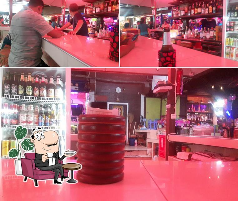 POMPET CENTER BAR, Pattaya - Restaurant menu, prices and reviews